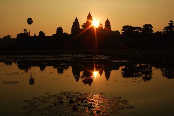 Private Temples Guided Tour (Angkor Wat, Ta Prom & Angkor Thom) - The Experience from a Travelers Perspective