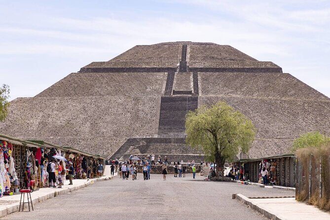 Private Teotihuacán Pyramids and Xochimilco Day Tour - Authentic Experiences and Genuine Insights