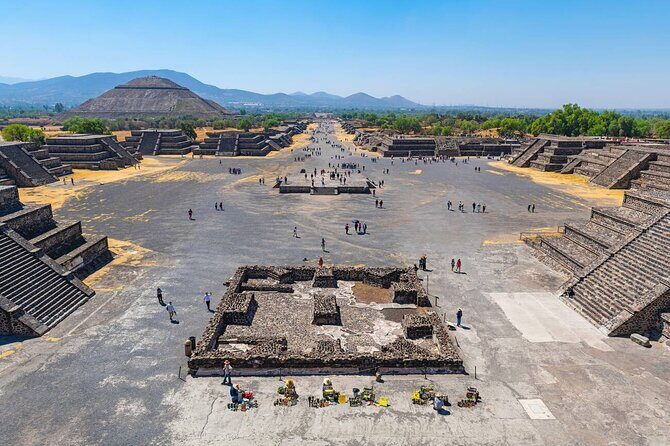 Private Teotihuacán Pyramids and Xochimilco Day Tour - Who Should Consider This Tour?