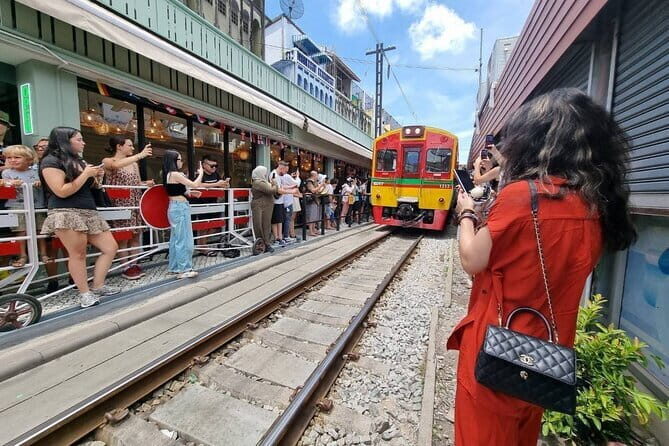 Private Thailand Train and Floating Market Tour - Key Points