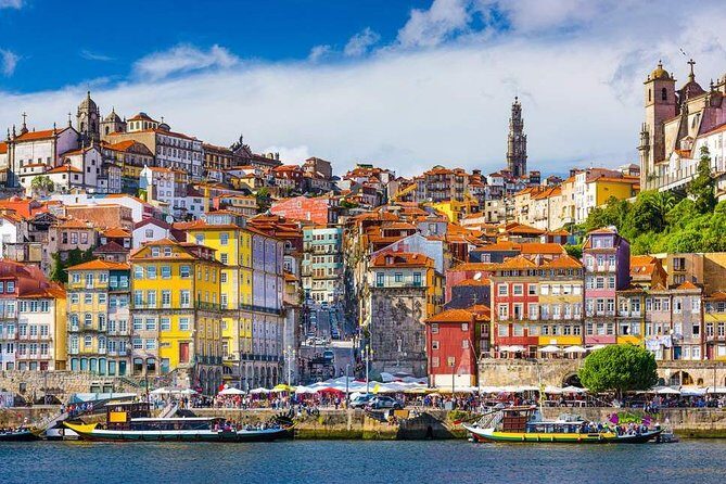 Private tour 2 days from 1 to 8 people to Porto - Aveiro- Nazaré- Óbidos - An In-Depth Look at the 2-Day Portugal Tour
