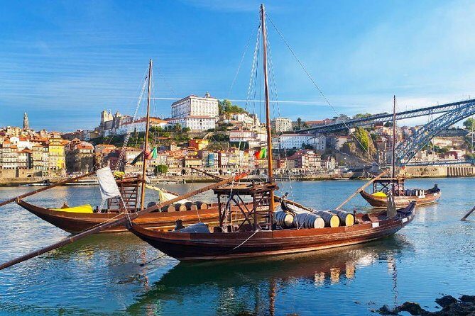 Private tour 2 days from 1 to 8 people to Porto - Aveiro- Nazaré- Óbidos - FAQ