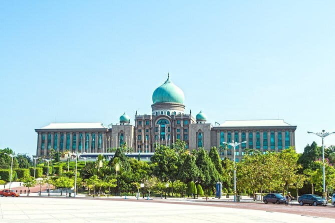 Private Tour: 2 in 1 Kuala Lumpur & Putrajaya in one Day - FAQ