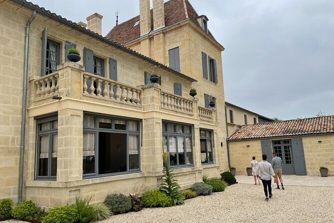 Private Tour and Tastings in St-Emilion: Grands Crus and Monuments - Discovering Saint-Émilion: An Authentic Regional Gem