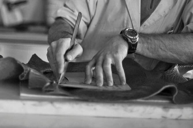 Private Tour Around Local Handcrafts - Key Points