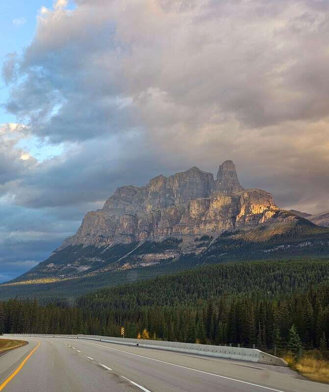 Private Tour Banff/Emerald Yoho Customized Sightseeing - Who Should Book This Tour?