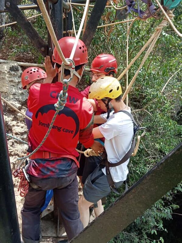 Private tour : borobudur-merapi lava tour-prambanan - FAQ