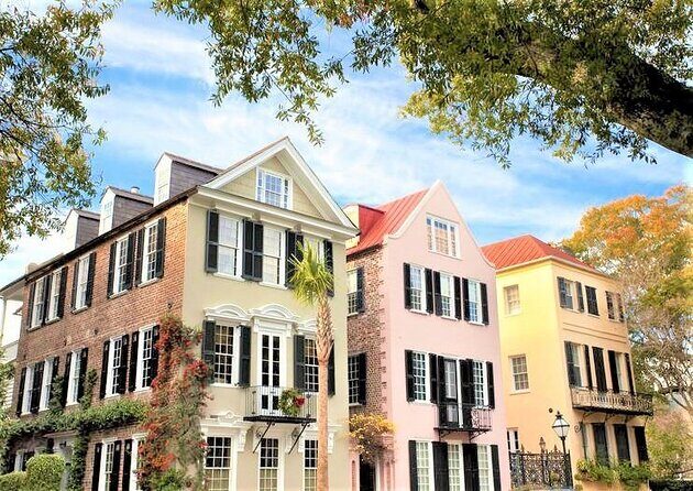 Private Tour! Capture the best of Charleston with a multi-location photoshoot. - Key Points
