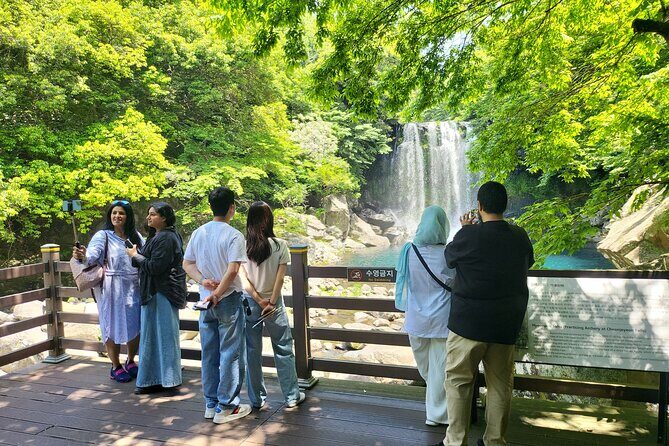 Private Tour Cheonjeyeon Falls & Spirited Garden in Jeju Island - Key Points