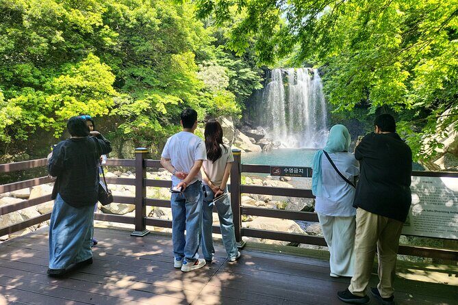 Private Tour Cheonjeyeon Falls & Spirited Garden in Jeju Island - The Art and Philosophy of Spirited Garden