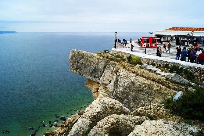 Private Tour: Discovery Fishing Village of Nazaré and the Giant Waves with Traditional Lunch - Authentic Lunch and Local Flavors