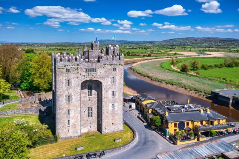 Private Tour: Dublin to Cliffs of Moher & Bunratty Castle - Key Points