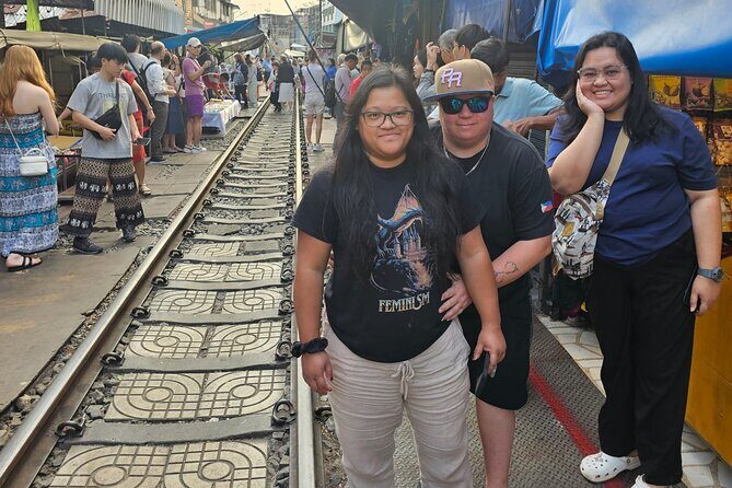 Private Tour Exclusive Floating Market and Mae klong Railway - Practical Tips for the Day