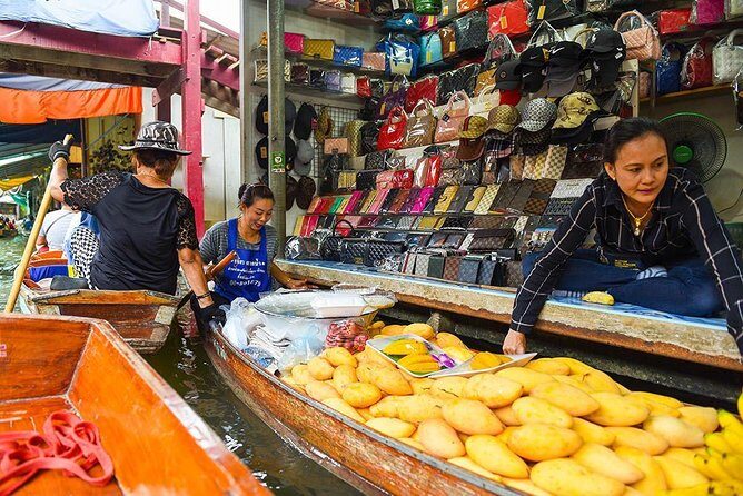 Private Tour: Floating Markets of Damnoen Saduak Cruise Day Trip from Bangkok - The Pros and Cons: Weighing the Experience
