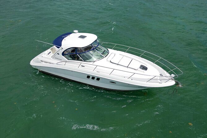 Private tour for 12 people on a 40 ft Yacht, Ft Lauderdale bay - Exploring the Fort Lauderdale Yacht Tour