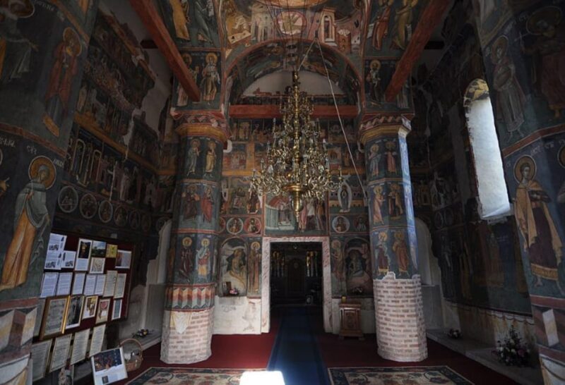 Private Tour from Bucharest to Dracula's tomb and Mogosoaia - Key Points