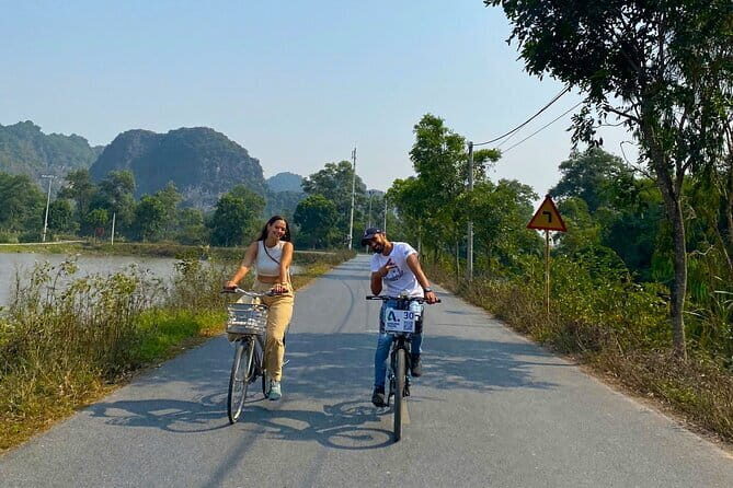Private Tour from Hanoi: Mua Caves, Local Family, Tam Coc, Hoa Lu - A Detailed Journey Through Ninh Binh
