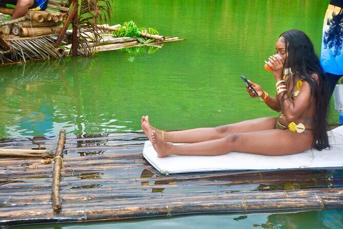 Private tour from Ocho Rios to Rio Nuevo Rafting and Shopping - Key Points
