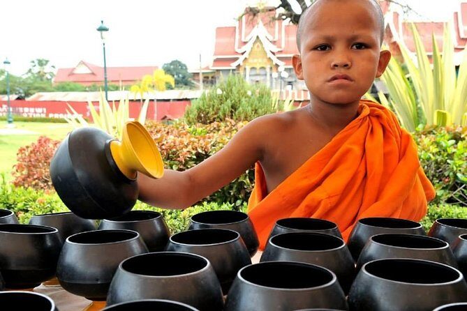 Private Tour: Full-day Vientiane's Must-See Sights and River Sunset with Lunch - Deep Dive into the Itinerary