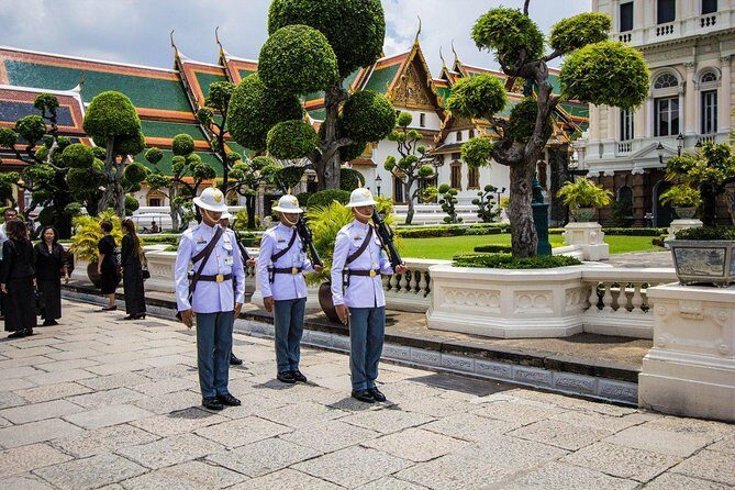 Private Tour : Grand Palace and Emerald Buddha Temple - The Itinerary in Detail