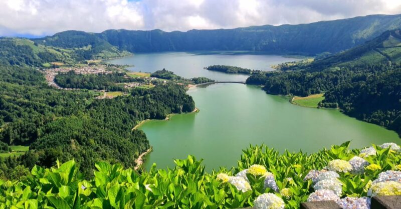 Private Tour Half Day Sete Cidades and pineapple production - Discovering the Azores in a Half Day