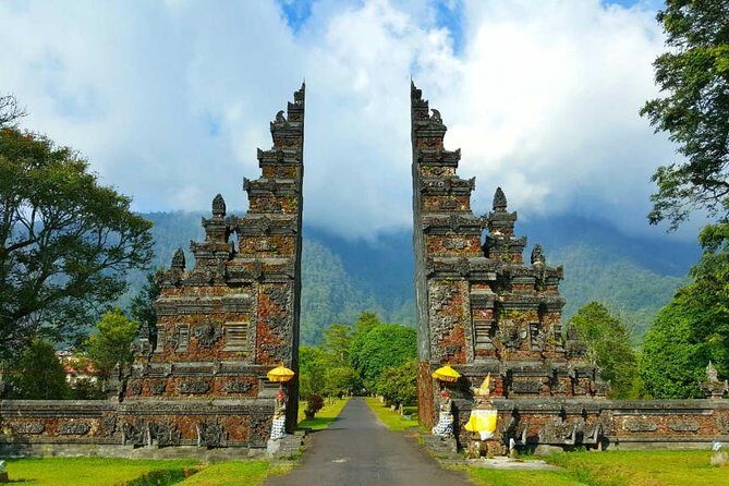 Private Tour: Handara Iconic Gate, rice terrace & Ulundanu Temple - FAQs