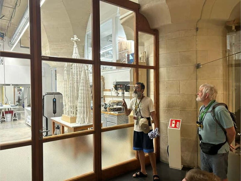 Private Tour in Barcelona Sagrada Familia with Tickets - Itinerary Breakdown: Step-by-Step