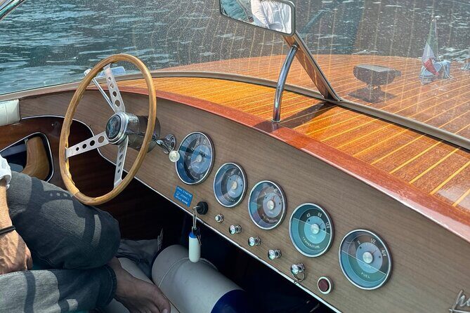 Private tour in classic wooden boat - Key Points