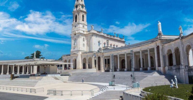 Private Tour in Fátima, Nazaré and Óbidos from Lisbon - Practical Considerations and Tips