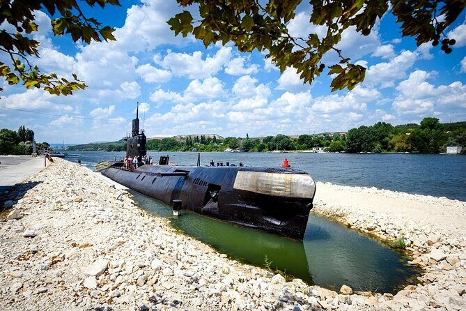 Private Tour in Museum of Glass and Museum Submarine Glory near Varna - The Museum of Glass