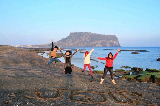 Private Tour in South and East in jeju island - Seongeup Folk Village