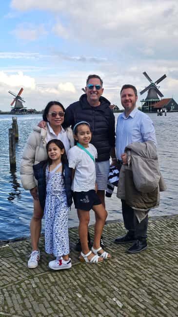 Private tour in Tesla, Zaandam, Zaanse Schans & Volendam. - What Makes This Tour Stand Out?