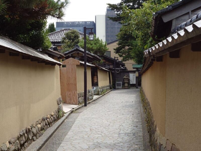 Private Tour Kanazawa: Gold Leaf, Sushi & afternoon activity - Exploring Kanazawa: A Rich Tapestry of Art, Food, and History