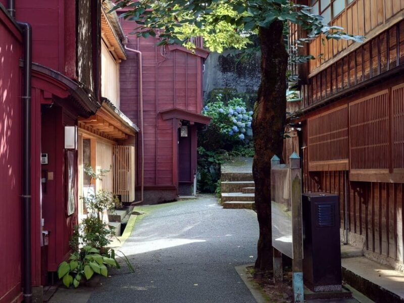 Private Tour Kanazawa: Gold Leaf, Sushi & afternoon activity - Practical Details and Tips