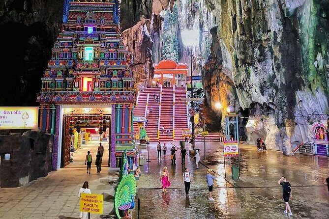 Private Tour Kuala Lumpur with Petronas Twin Towers Observation Deck & Batu Cave - Starting at Batu Caves: A Religious and Cultural Marvel