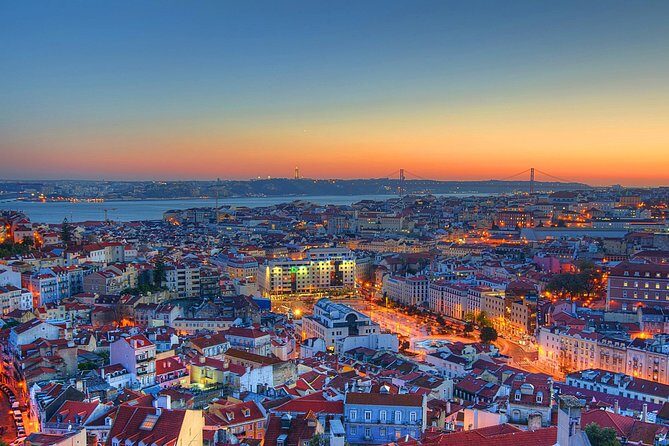 Private tour: Lisbon Fado Dinner Show and Panoramic Night Tour - An Engaging Introduction