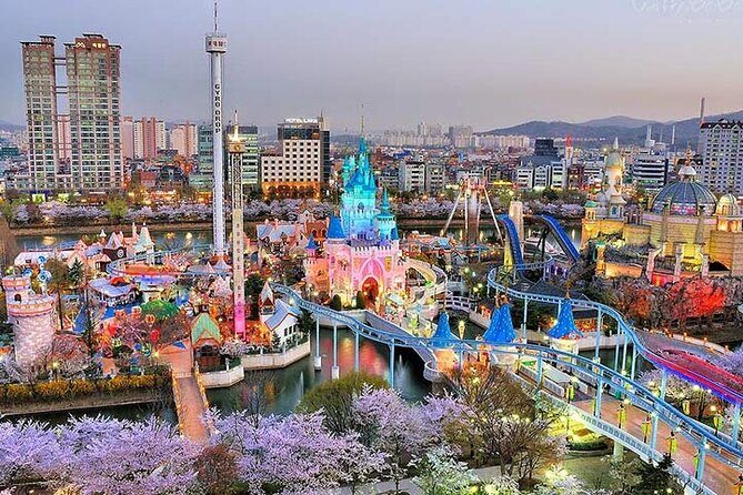 Private tour Lotte World,Tower,Aquarium(All Tickets are included) - The Gangnam Style Statue and Area