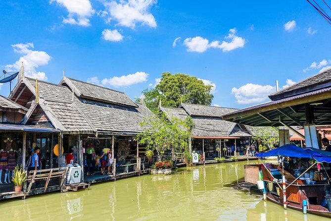 Private Tour: Maeklong Railway Market and Damnoen Saduak Floating Market - Detailed Breakdown of the Tour