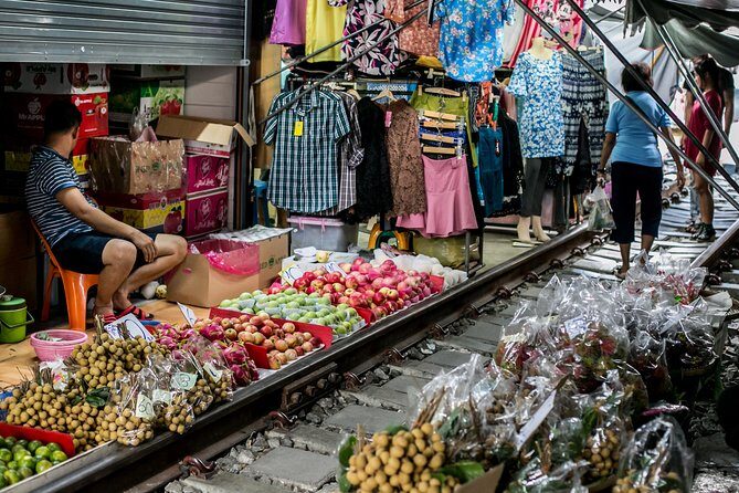 Private Tour: Maeklong Railway Market and Damnoen Saduak Floating Market - FAQs