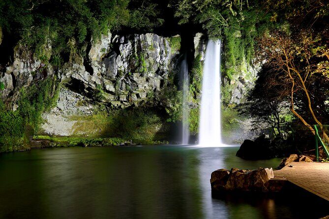 Private Tour Manjanggul cave & Jeju stone park in jeju island - Who Will Love This Tour?