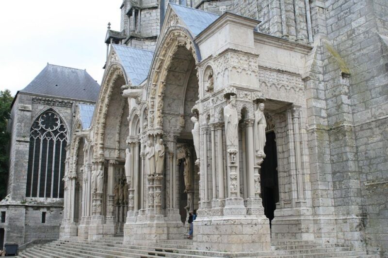 Private tour of Chartres town from Paris - FAQ