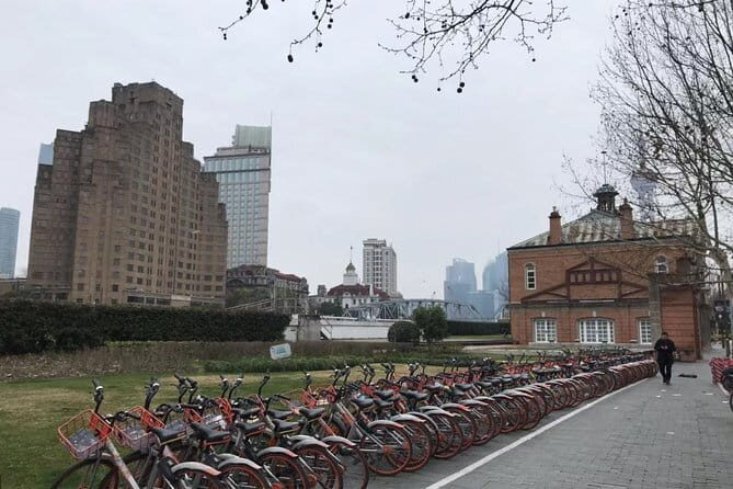 Private Tour of FengjingTown and Shanghai Must-see Attractions with Pickup - Walking Nanjing Road