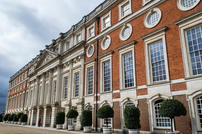 Private Tour of Hampton Court Palace with Award-Winning Architectural Historian - FAQ