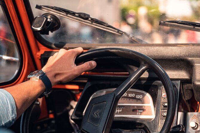 Private Tour of Montmartre in a Citroën Classic - Key Points