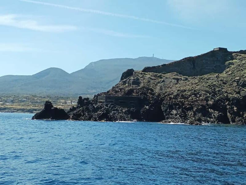Private tour of Pantelleria by gozzo with skipper and lunch - Why a Private Gozzo Tour Is a Unique Way to Experience Pantelleria