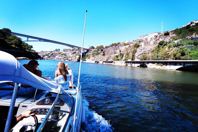 Private Tour of the Bridges and Douro River 2h, group price up to 6px - Key Points