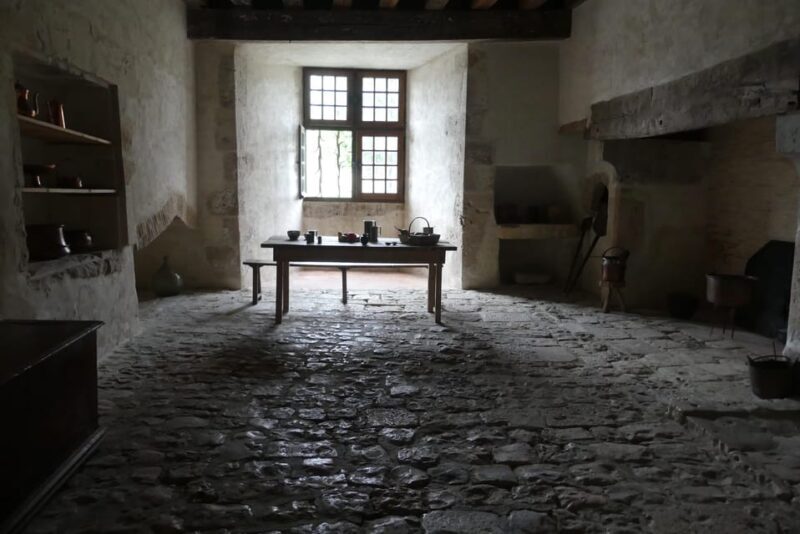 Private tour of the castle and wine tasting - Who Should Consider This Tour?