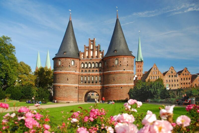 Private Tour of the Holstentor Museum and Historic Lubeck - Detailed Itinerary Breakdown