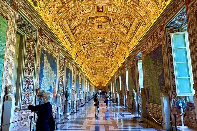 Private Tour of the Vatican Museums and Sistine Chapel - Exploring the Vatican Museums: A Walk Through Masterpieces