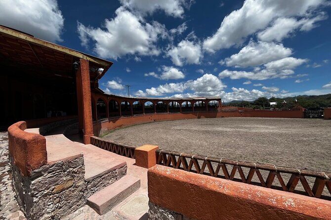 Private Tour Peña de Bernal, Hike and Vineyard Wine Cup Included - Who Should Consider This Tour?